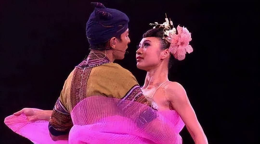 She has been with Andy Lau for 25 years, and she is still unmarried at ...