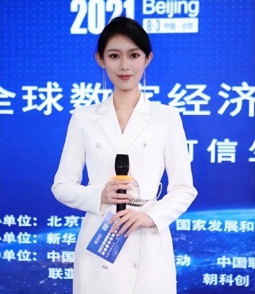 Zhang Zhenlin appeared in Xiamen, Princess Xtep sent an intimate group photo, and Jin Jin's ...