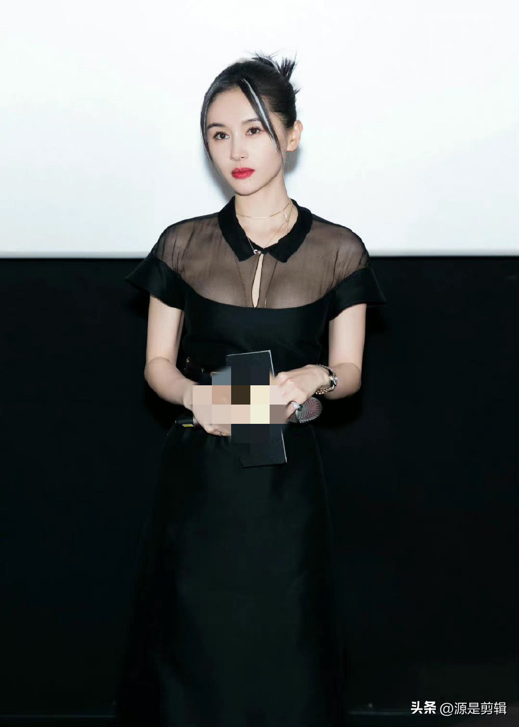 Wang Ziwen in black and red lips, elegant and charming - iNEWS