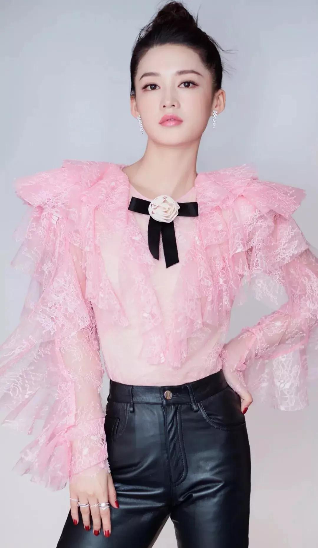 Appreciation of beautiful pictures: Li Qin - iNEWS