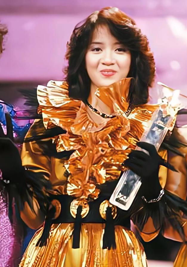 Who is Anita Mui?A great artist in the Chinese music scene, a legendary ...