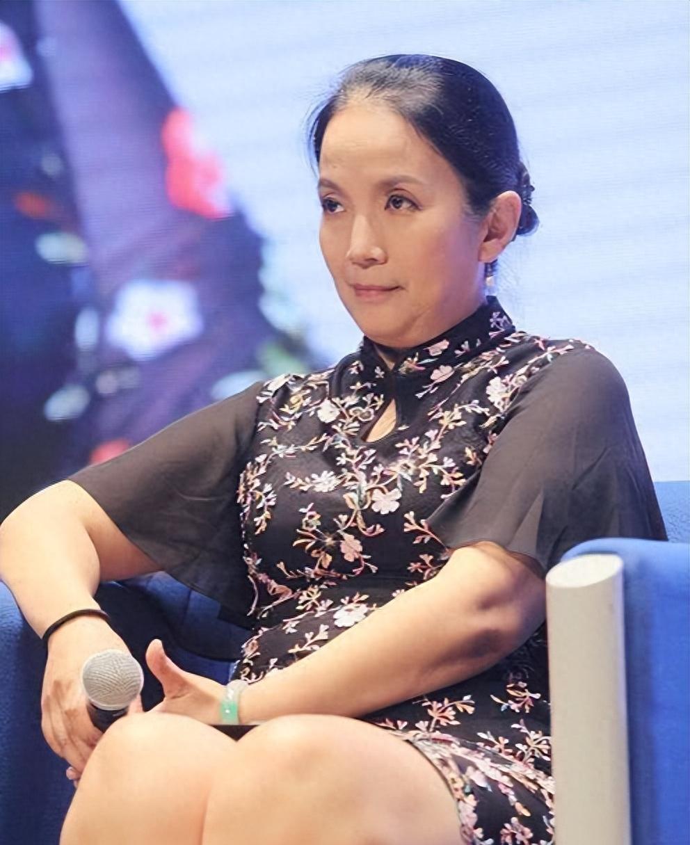 Lu Liping and Tao Wei have been divorced for 22 years: she took her son to three marriages, and ...