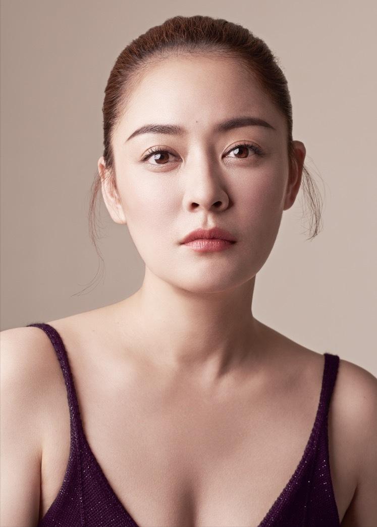 Divorced for many years, Chen Jiayan led her daughter to live a ...