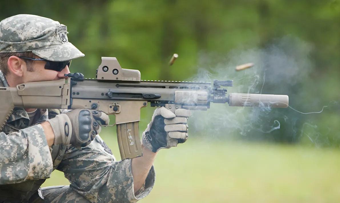 The HK416F assault rifle in active service in the French army - iNEWS