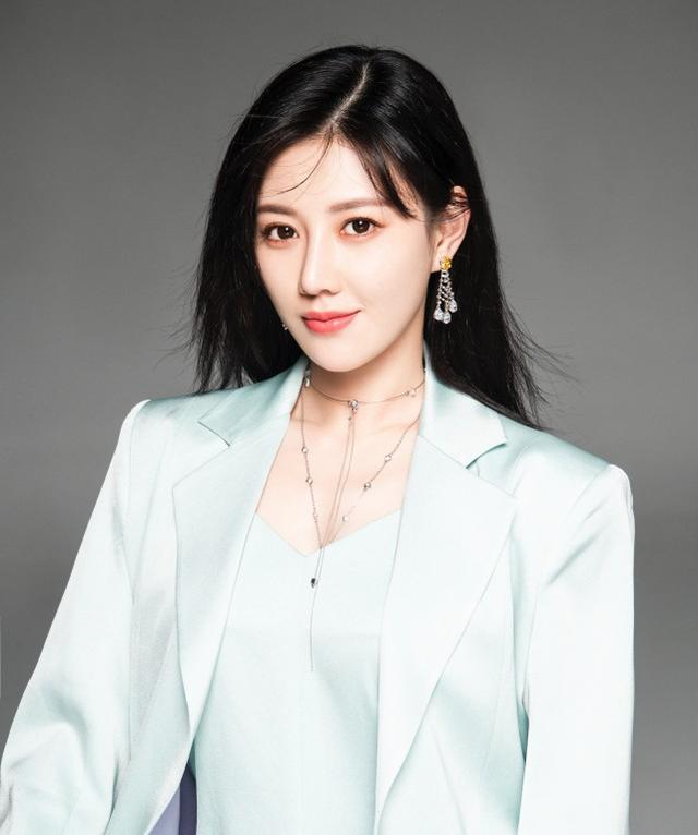 Hou Mengyao, an elegant beauty - iNEWS