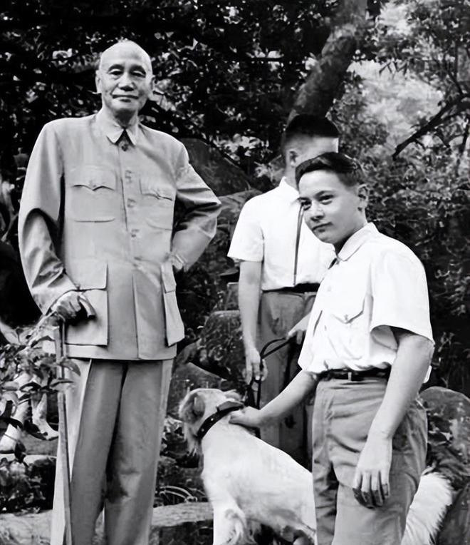 Chiang Kai-shek loved the appearance of his granddaughter-in-law Fang ...
