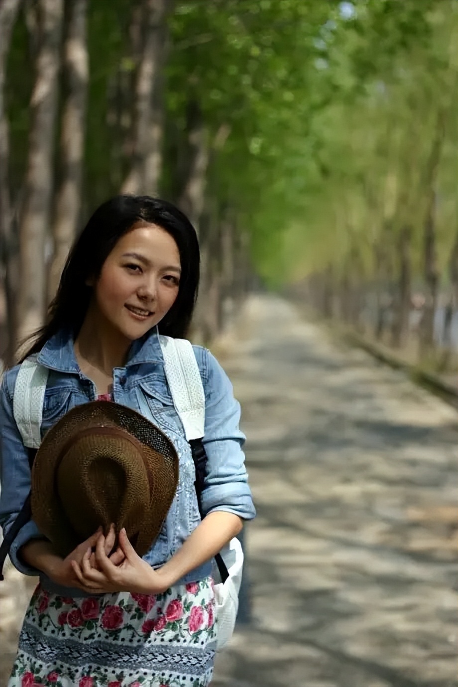 Yang Lele: After being abandoned by her first love, she turned around ...