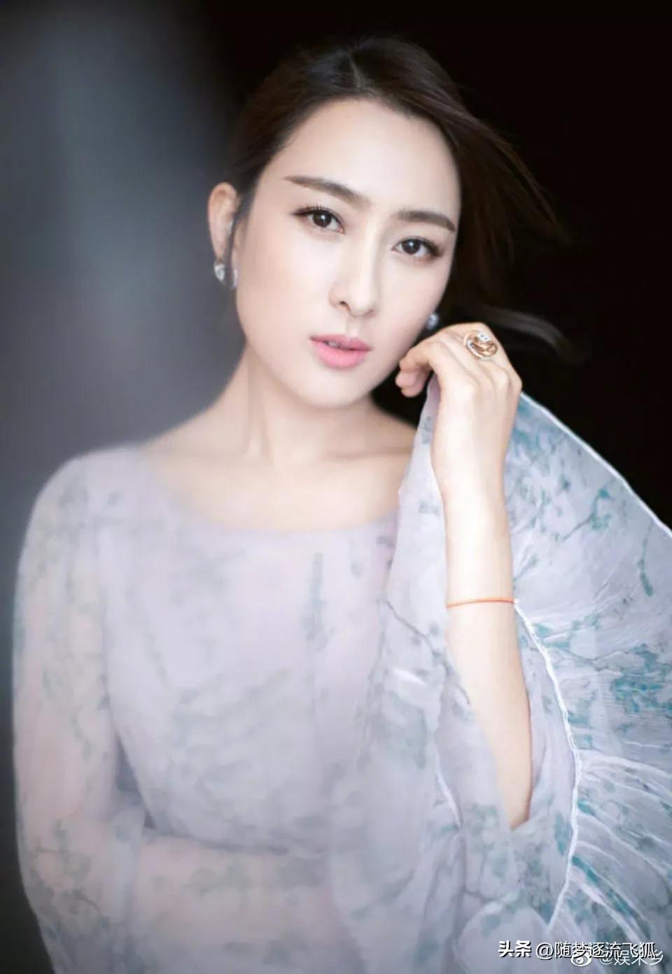 Photos of Ma Su's most beautiful long dress flow out, and the young ...