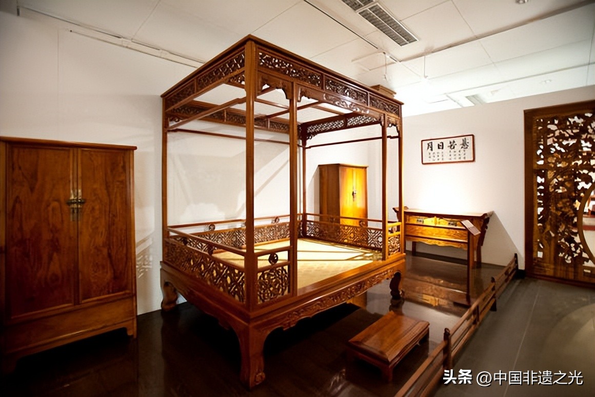 Chinese bed furniture: step bed, canopy bed, Luohan bed, imperial ...