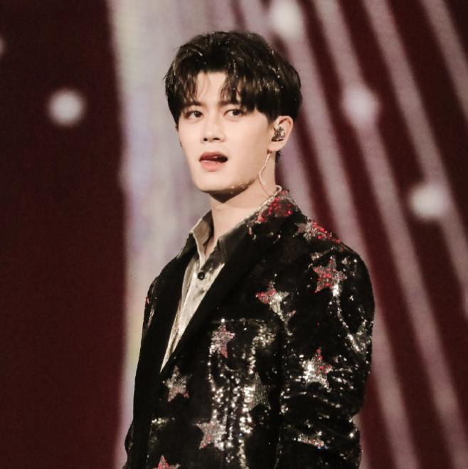 Ren Jialun posted a call for [33], the singer "Ren" went online, thanks ...