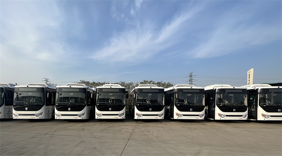 Nearly 100 Geely interstellar buses delivered to Ma'anshan - iNEWS