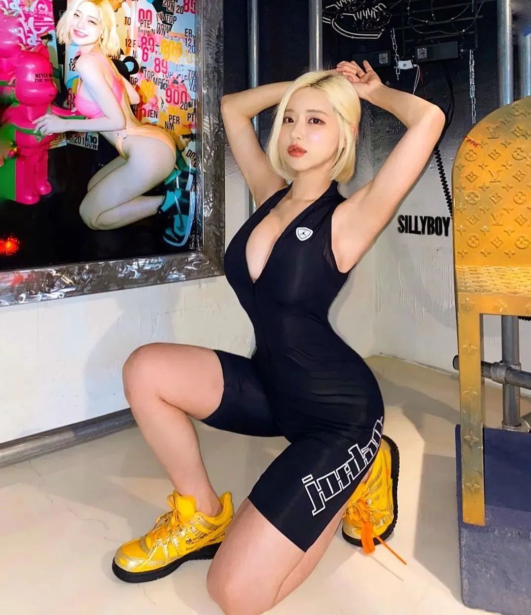 "Black silk + sneakers" is too difficult!DJ Soda "Sexy Upper Body" FR2, this business is really ...