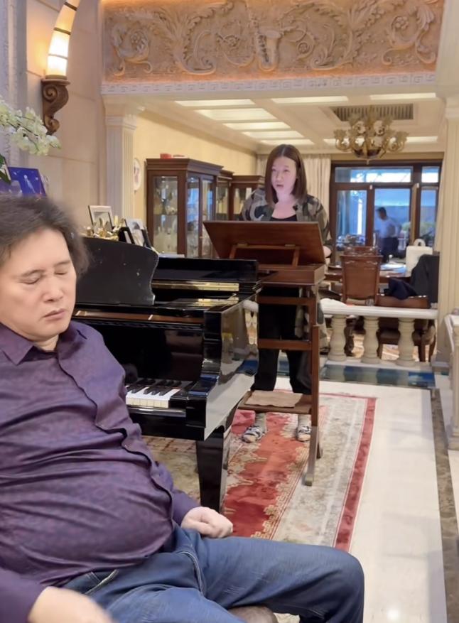 Dai Yuqiang made public appearances after the death of his mother ...