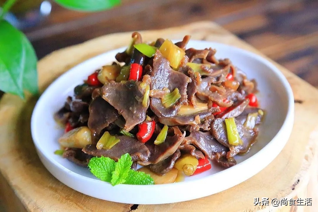 Fried duck gizzards, a delicious dish! A perfect combination of taste ...