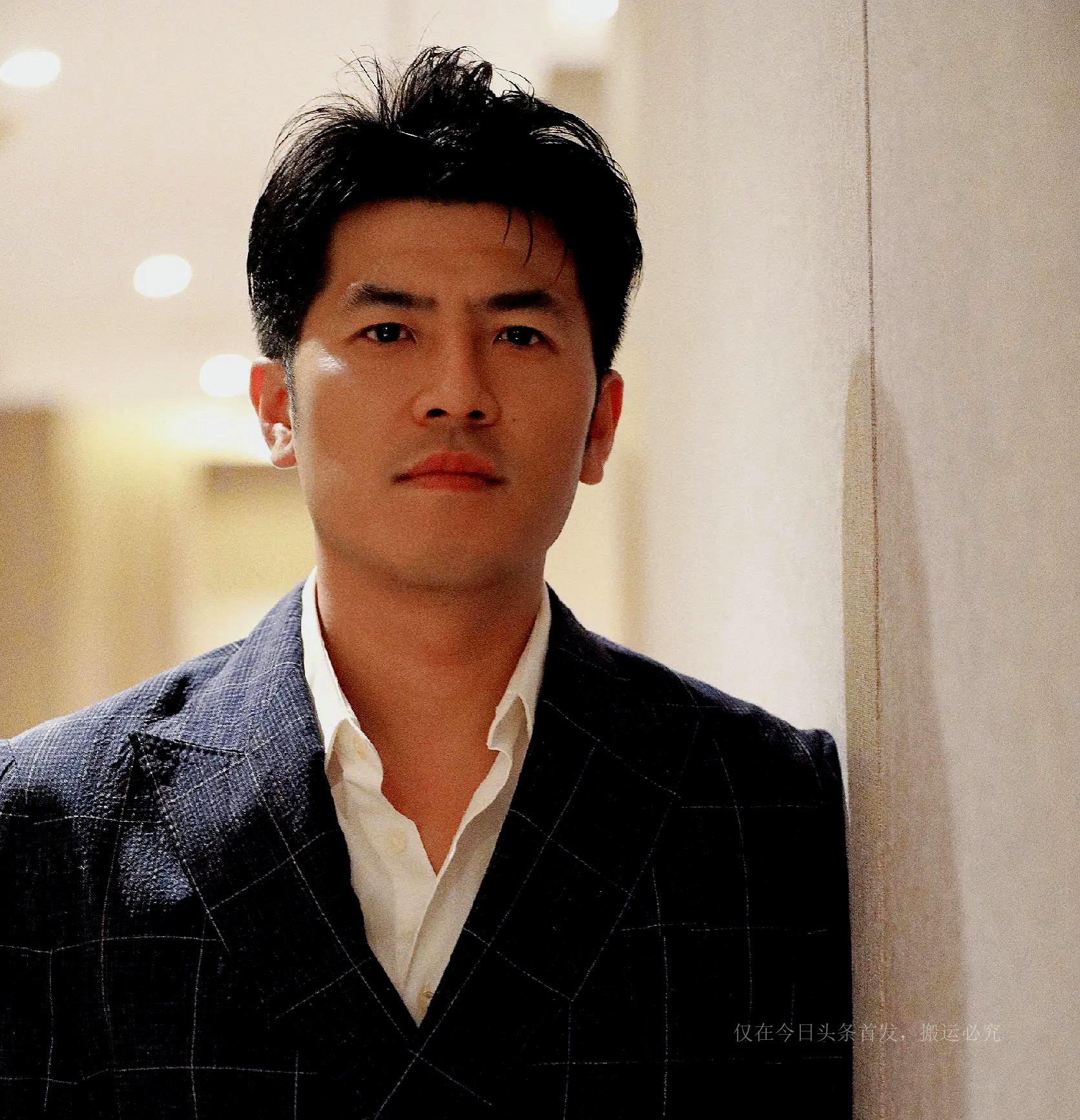 Wang Zheng from "The Eleventh Floor Lost": Once out of the circle ...