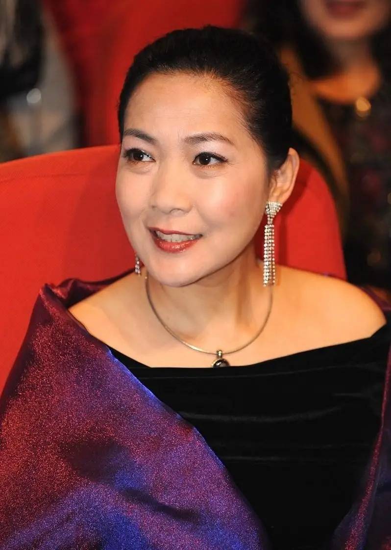 63-year-old Shen Danping lives in Germany! Married to a foreign husband ...