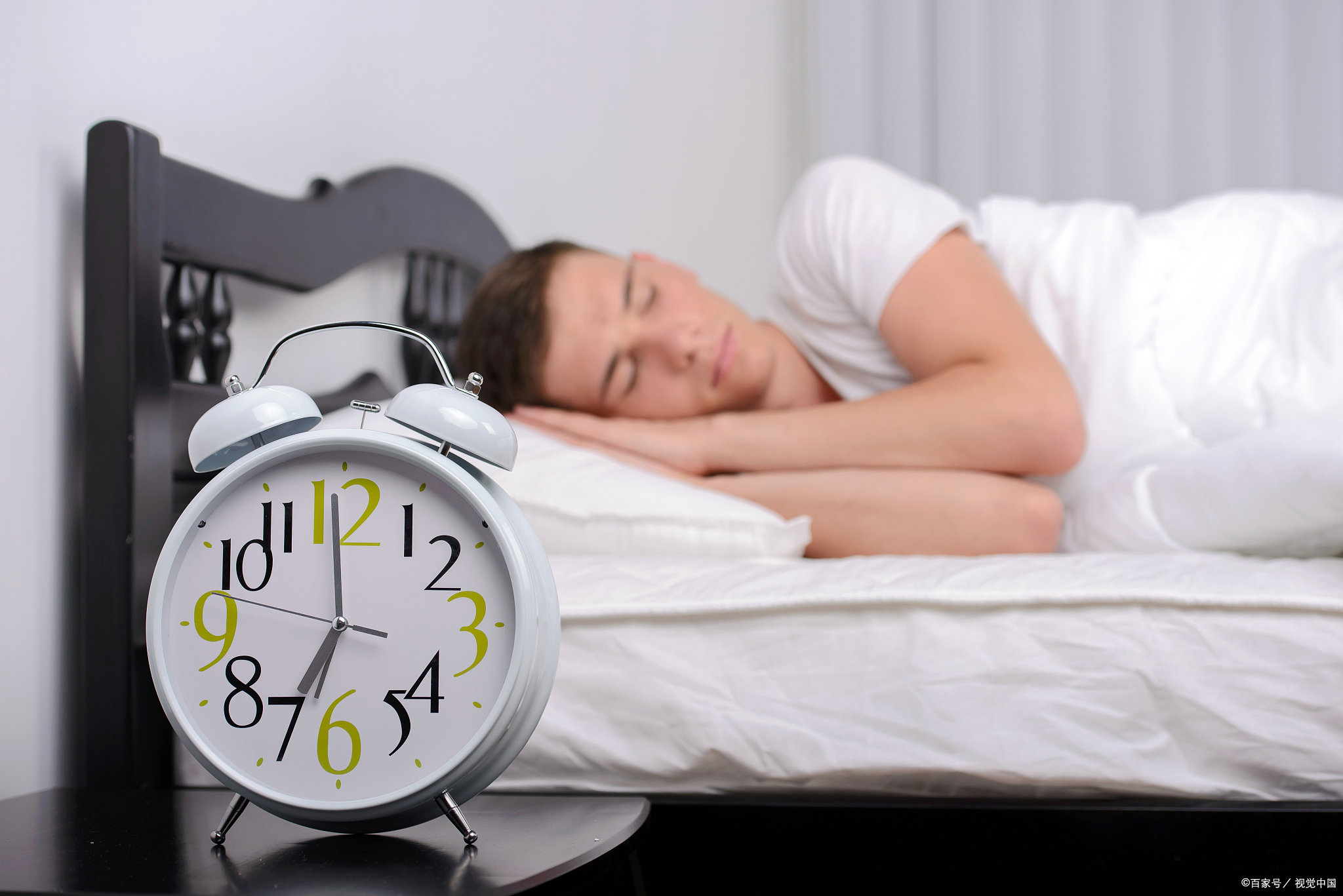Is it really scientific to say that adults need 8 hours of sleep every ...