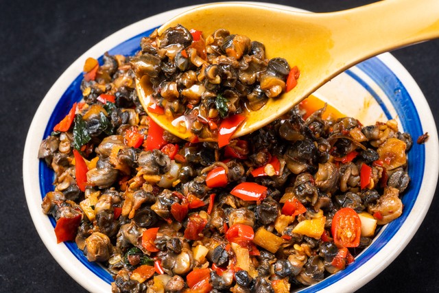 Escargot, one of my favorite foods when I was a child, every bite is a ...