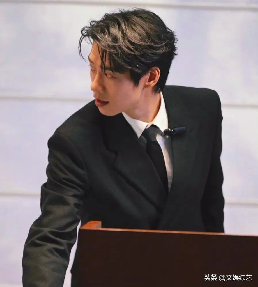 Wei Daxun became popular in the entertainment circle with his character ...