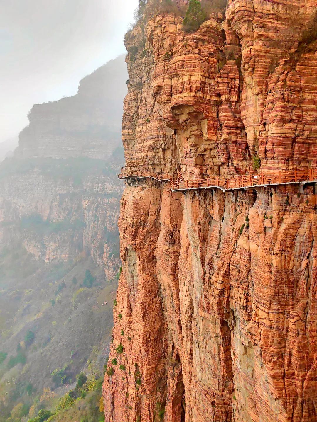 Walking on East Taihang: The scenery of the wall-hanging plank road in ...