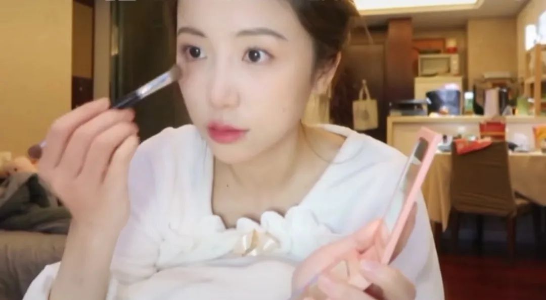 The happiness on the first day of April was given by Fan Chengcheng. Are funny girls worthy of ...