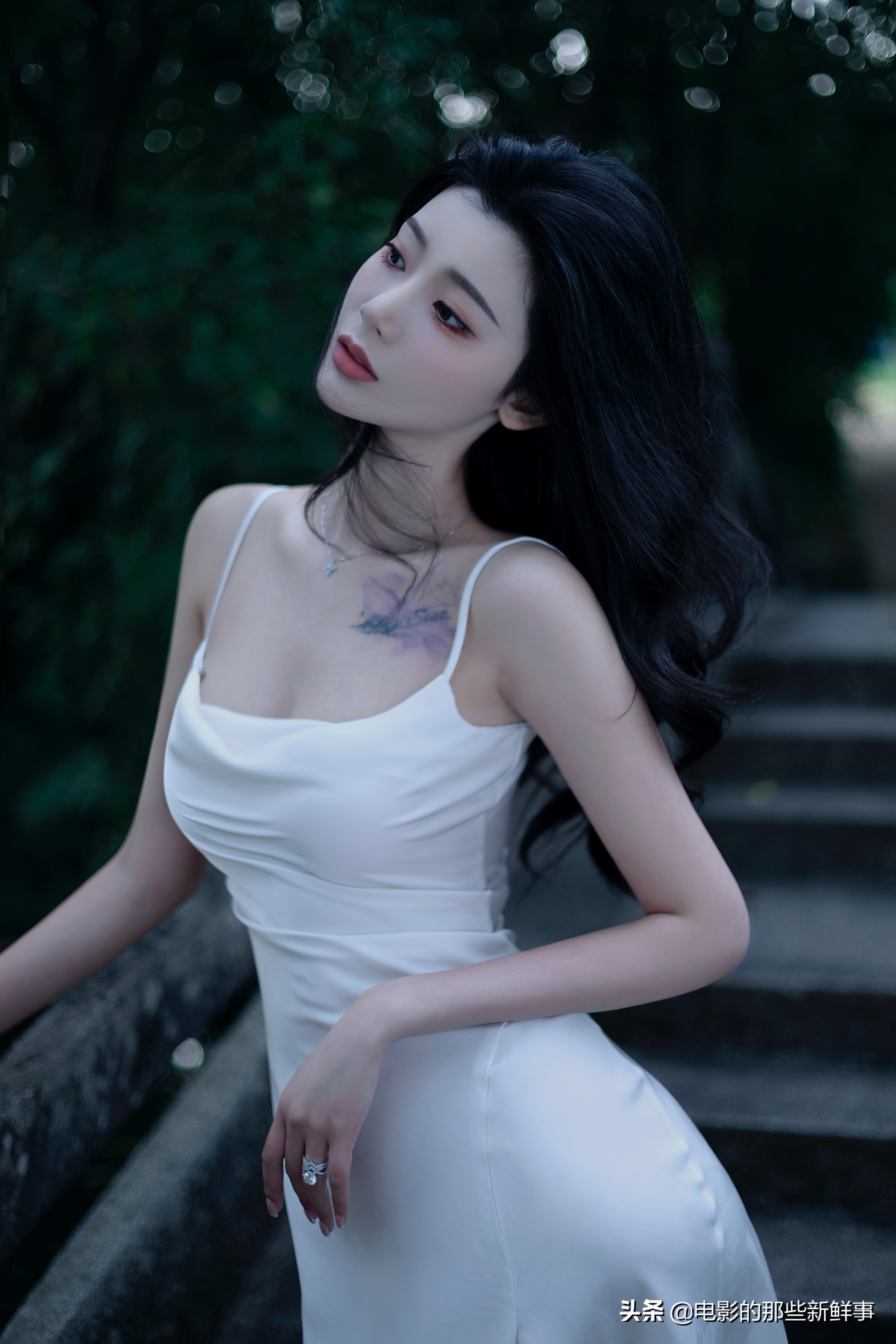 Post-95s beautiful actress Wang Xingchen's beautiful photo, pure and wild charm - iNEWS