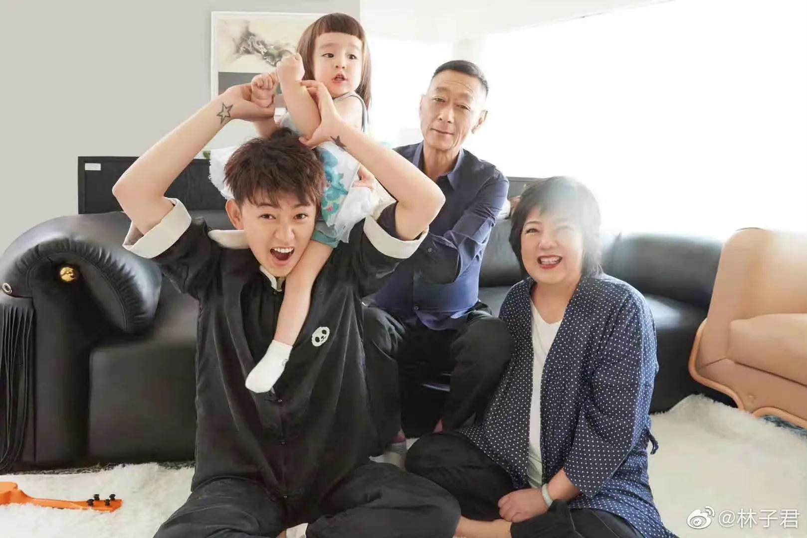 Examining Qi Wei and Lin Zijun, it turned out that Qi Wei generously admitted that she can be ...