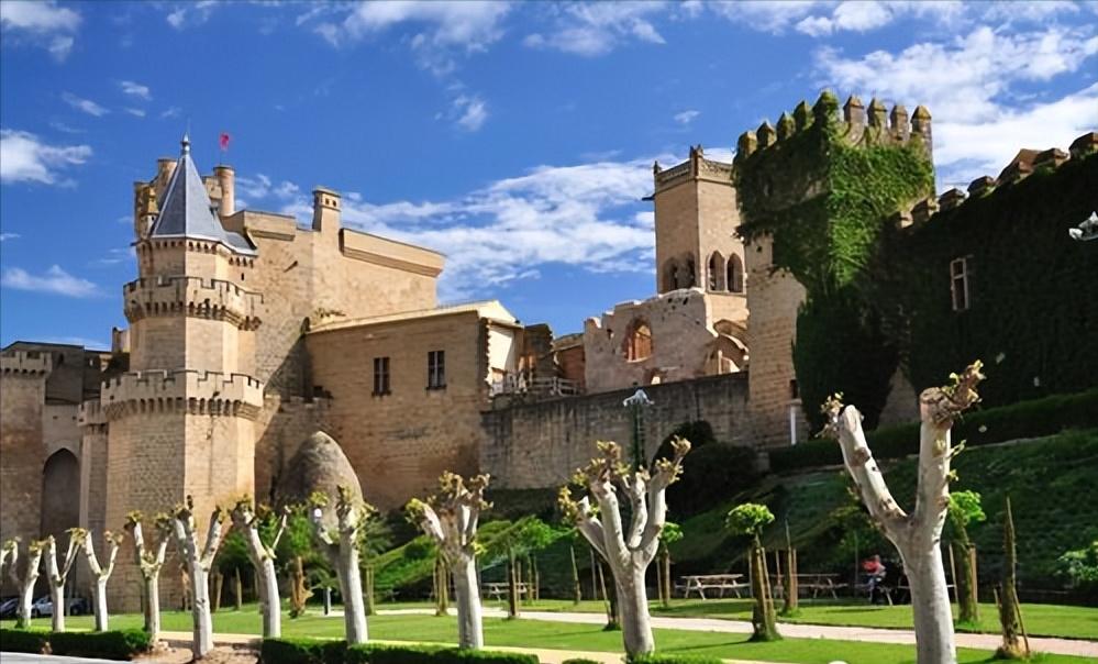 What political benefits did Philip II's marriage diplomacy bring to ...