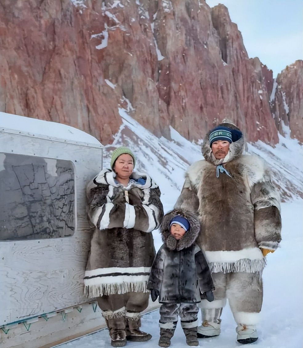 What are the characteristics of Inuit culture? What challenges are the ...