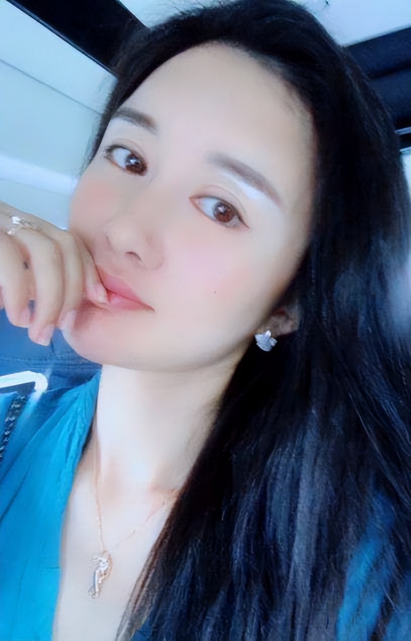 Du Xinglin: The first marriage is 20 years older than a wealthy businessman, and the second ...