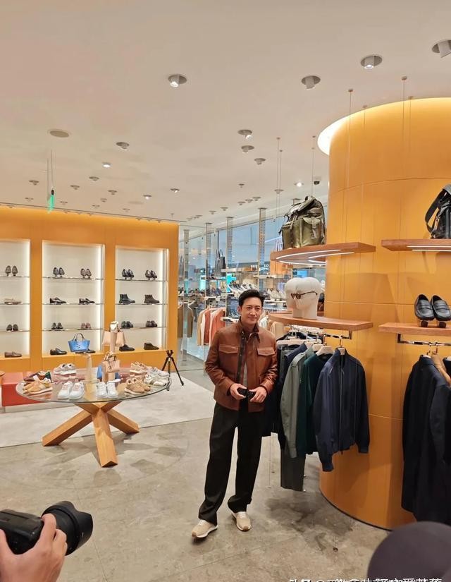 I met Wang Yang by chance in Changsha. He is very popular and really ...