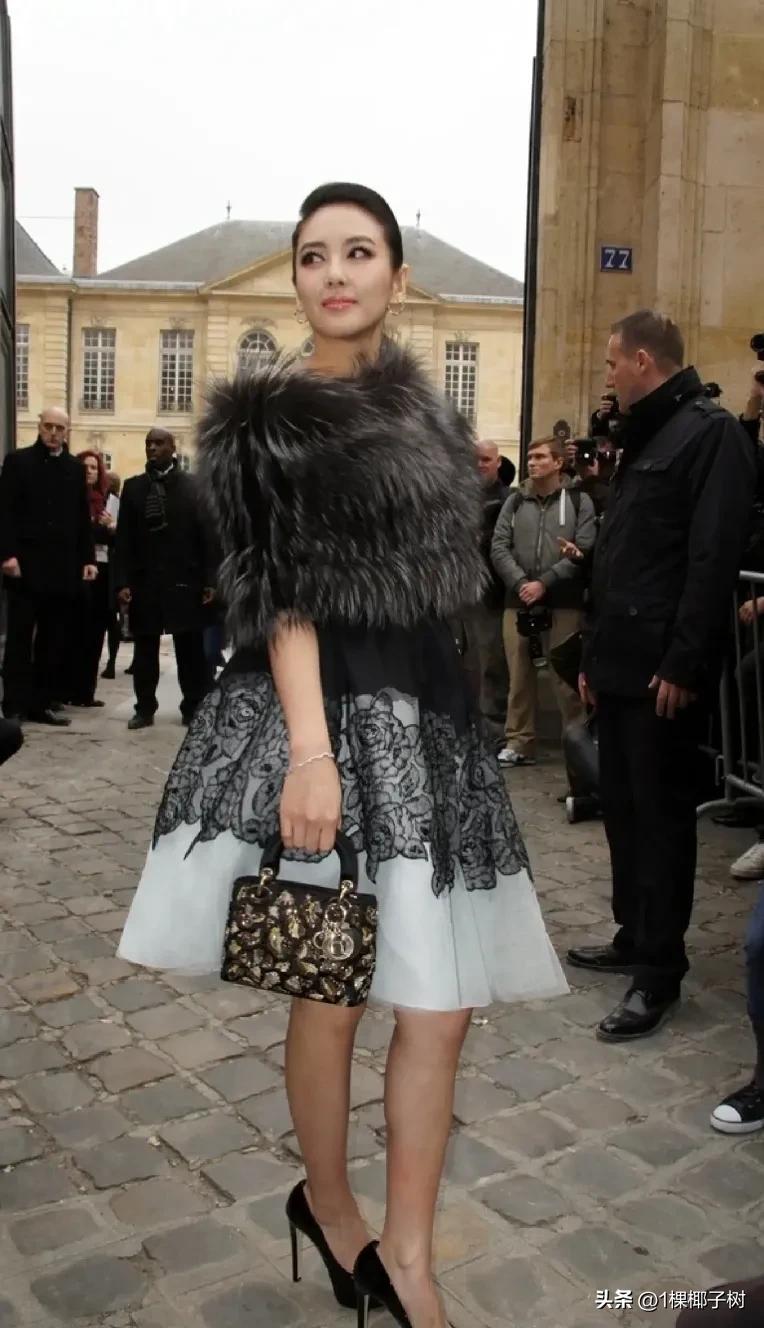 Zhang Yuqi is suitable for the domineering lady style, she has a ...