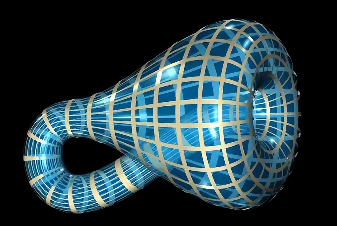 What is a Klein bottle?Why does it never fill up?Maybe it can unravel ...