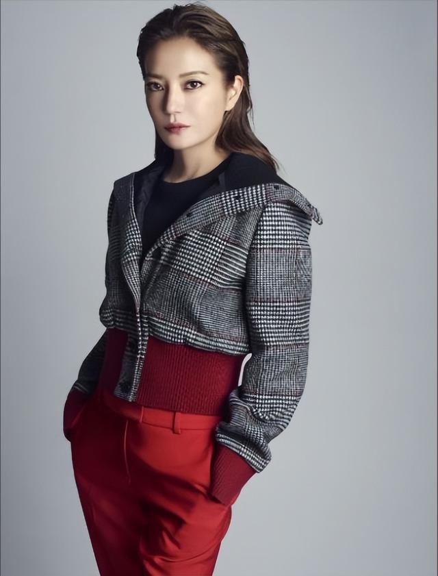 From "Chinese Superstar" to "No Such Person", the 47-year-old Zhao Wei ...