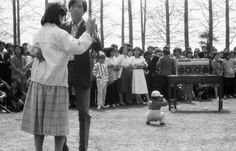 A set of very real old photos of China in the 1980s, which makes people ...