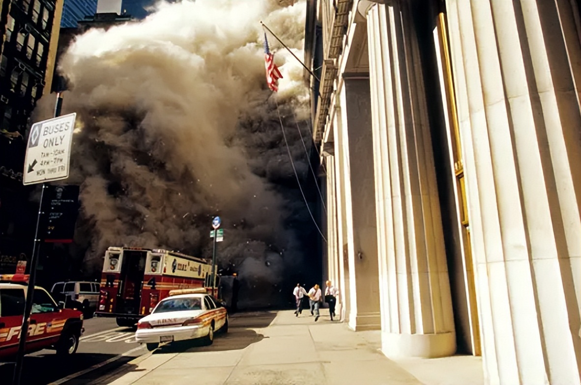 The scene of the 911 incident in the United States: two passenger ...