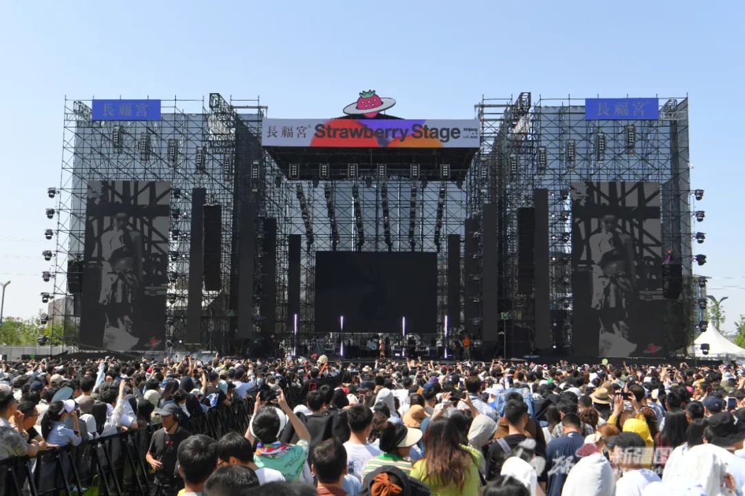 August is the “ticket-buying month” for Chengdu people, and the ...