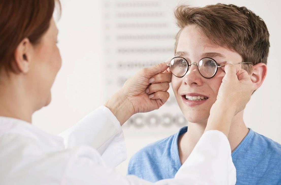 Do I need to wear myopia glasses all the time, and will it cause damage ...