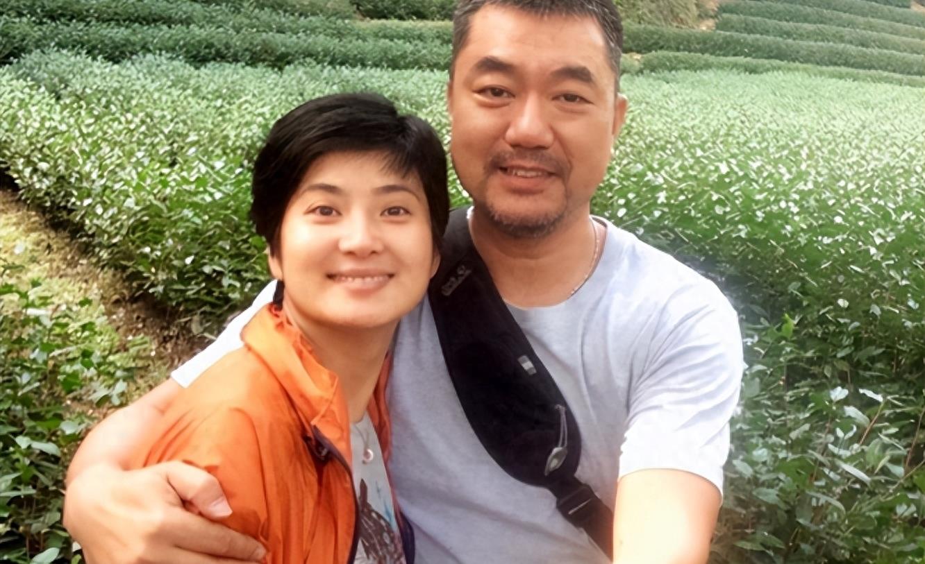 Actor Dong Yong: After the divorce, he was determined not to marry again, but at the age of 45 ...