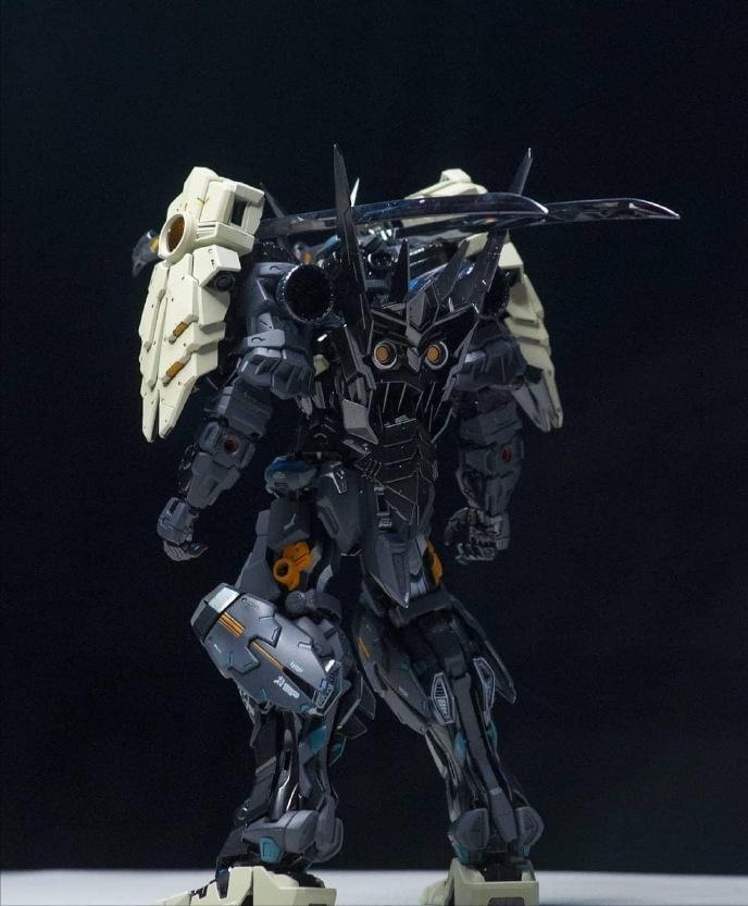 Color-changing and repainting Warring States Heresy Gunpla - iNEWS