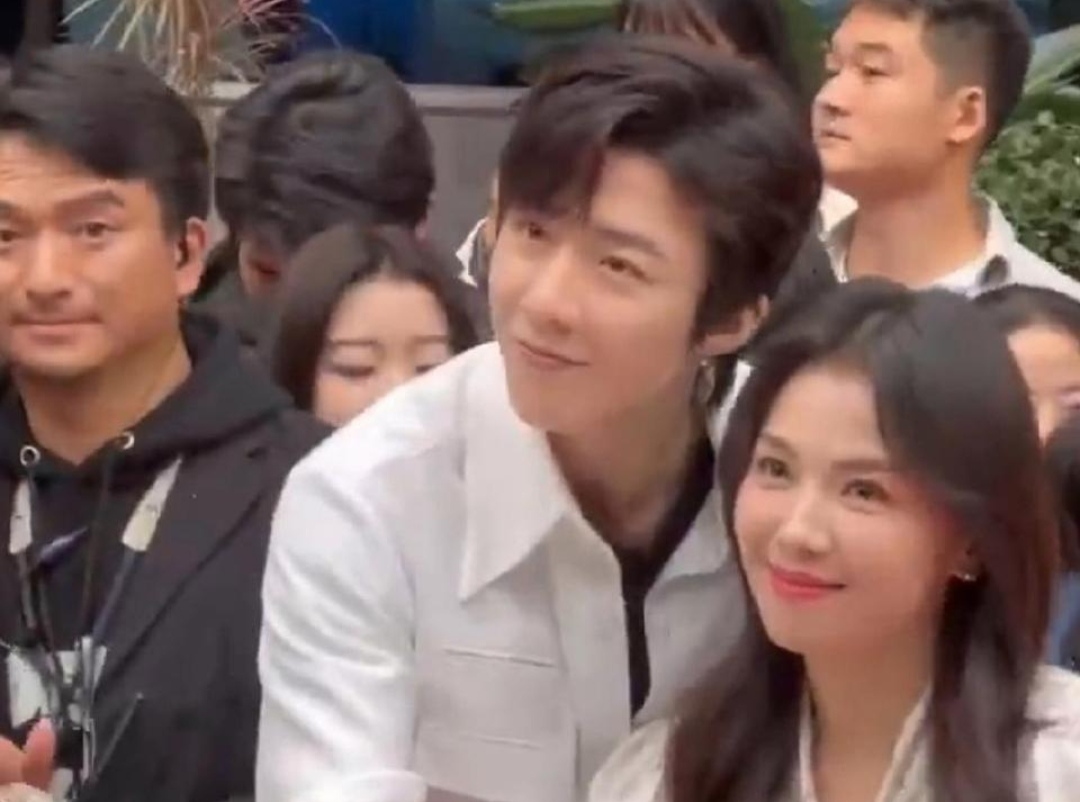 Liu Tao's new play "Girl" plays an intimate scene with an actor who is ...