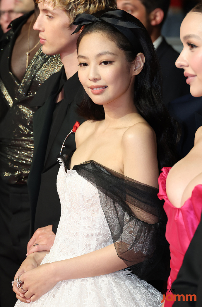 Jennie brings Chinese apparel brands to the international stage - iNEWS