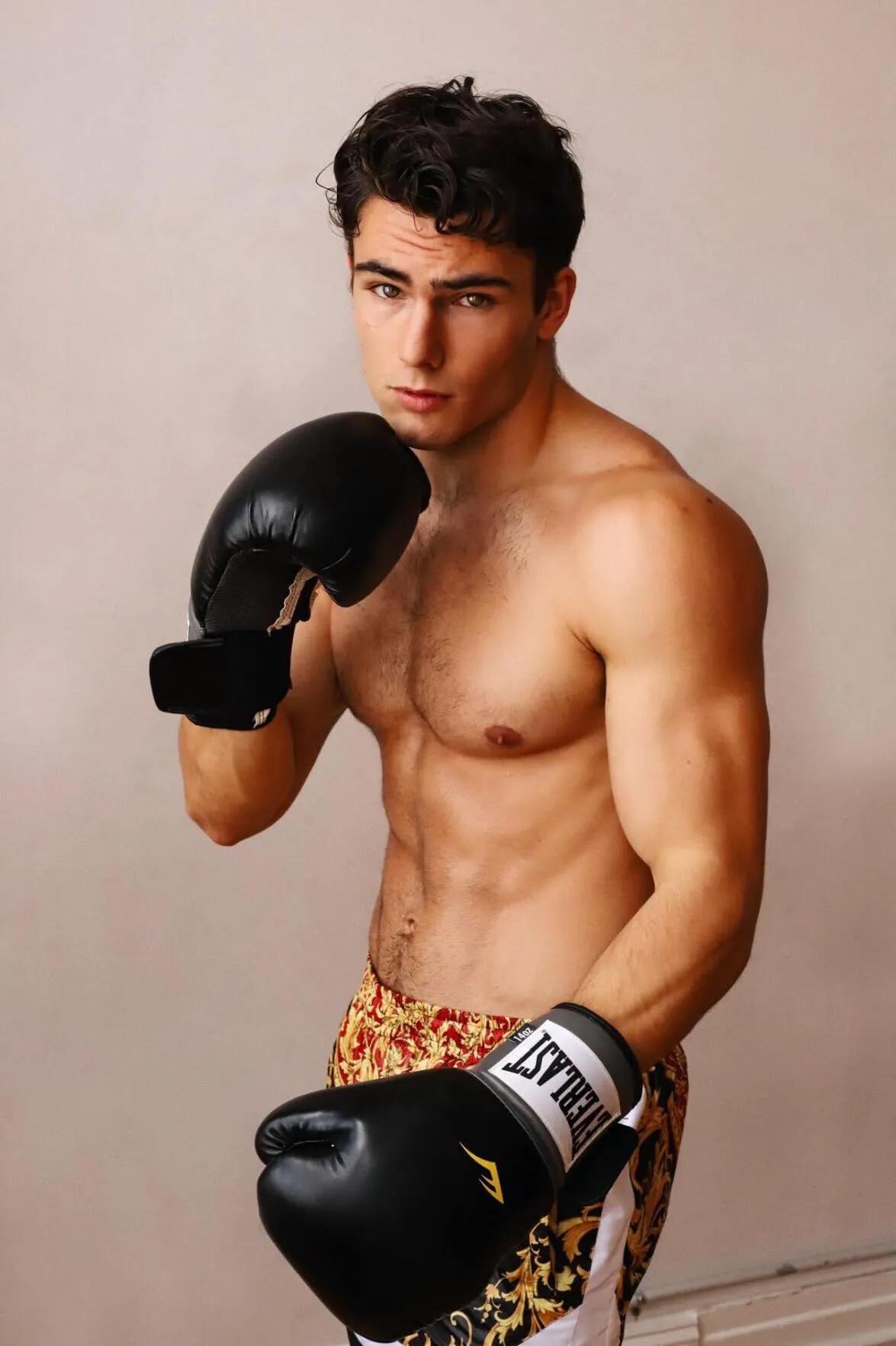 American Handsome Male Model Levi Conely Inews