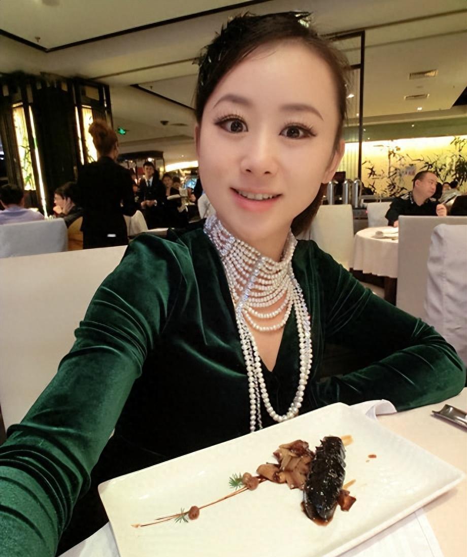 Beautiful host Ji Yingnan: She was kept by a department official and ...