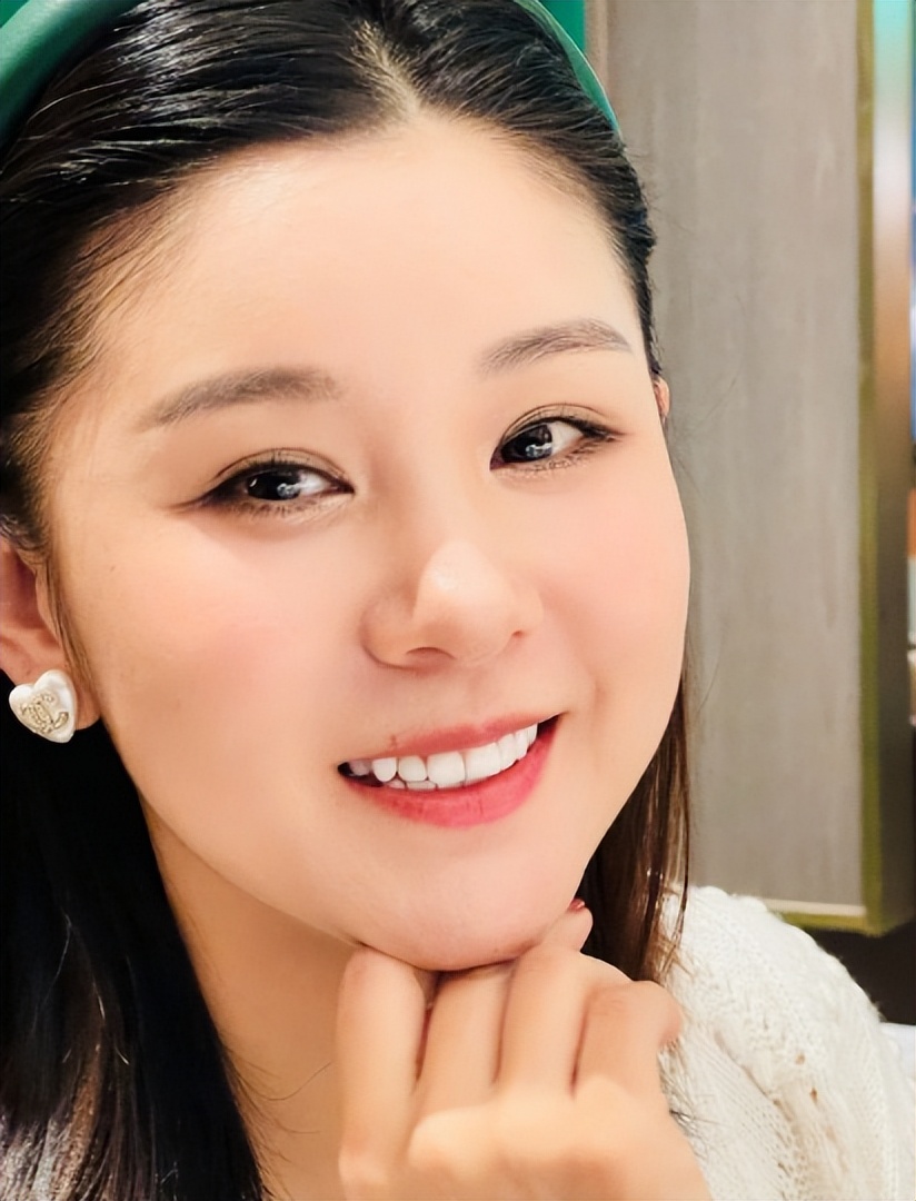 Li Xiaomeng has two sons, the eldest is like a mother, and the 5-month-old son's expression is ...