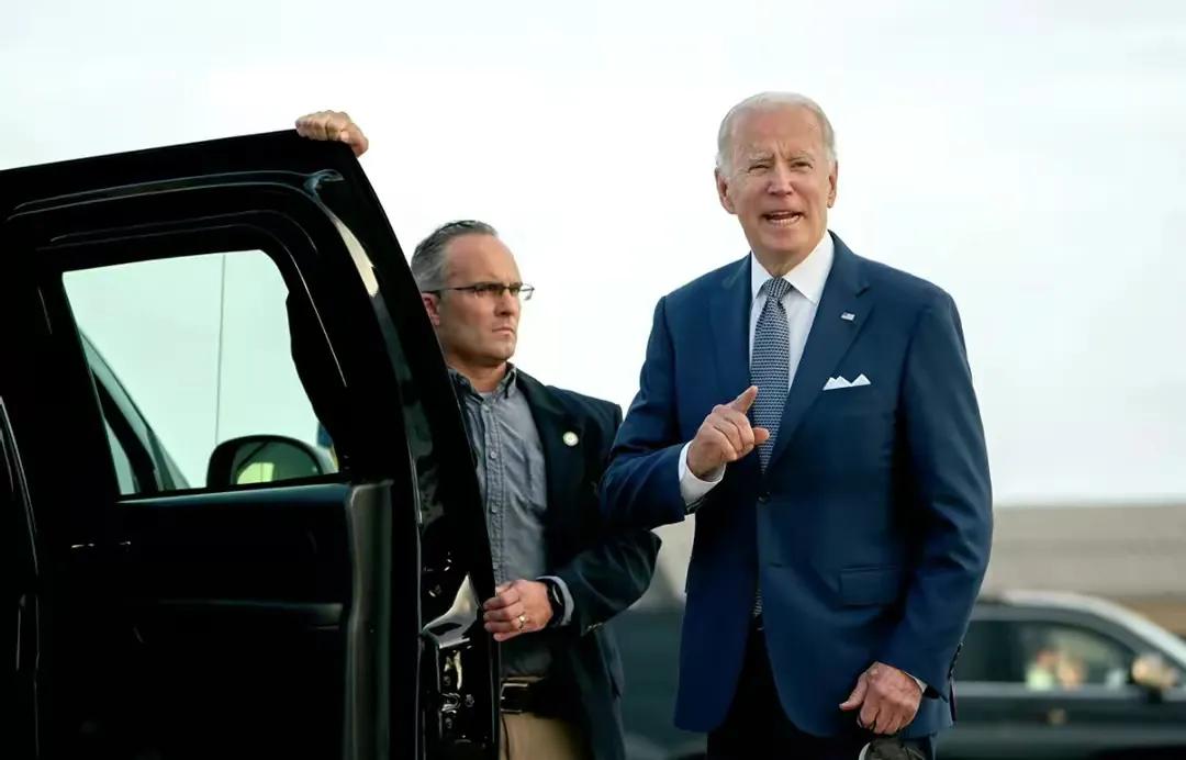 Concealing evil intentions, American aid is blood transfusion or ...