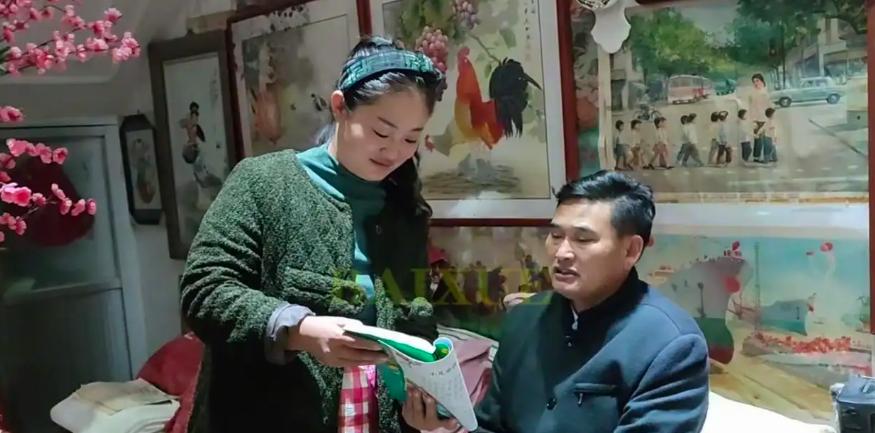 Zhu Xiaowei and his second wife show their affection, Chen Yanan's ...