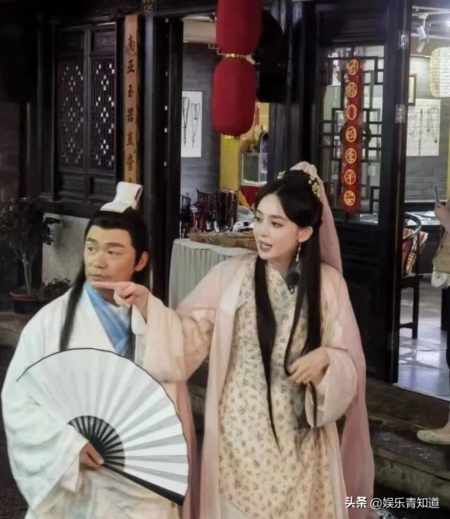 Wang Baoqiang premiered Duan Yu, and Nazha was in the same frame with a ...