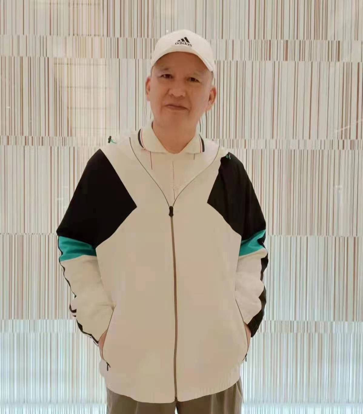 Profile of Taiwanese singer Chen Zhiming, his masterpiece "Please Wait ...