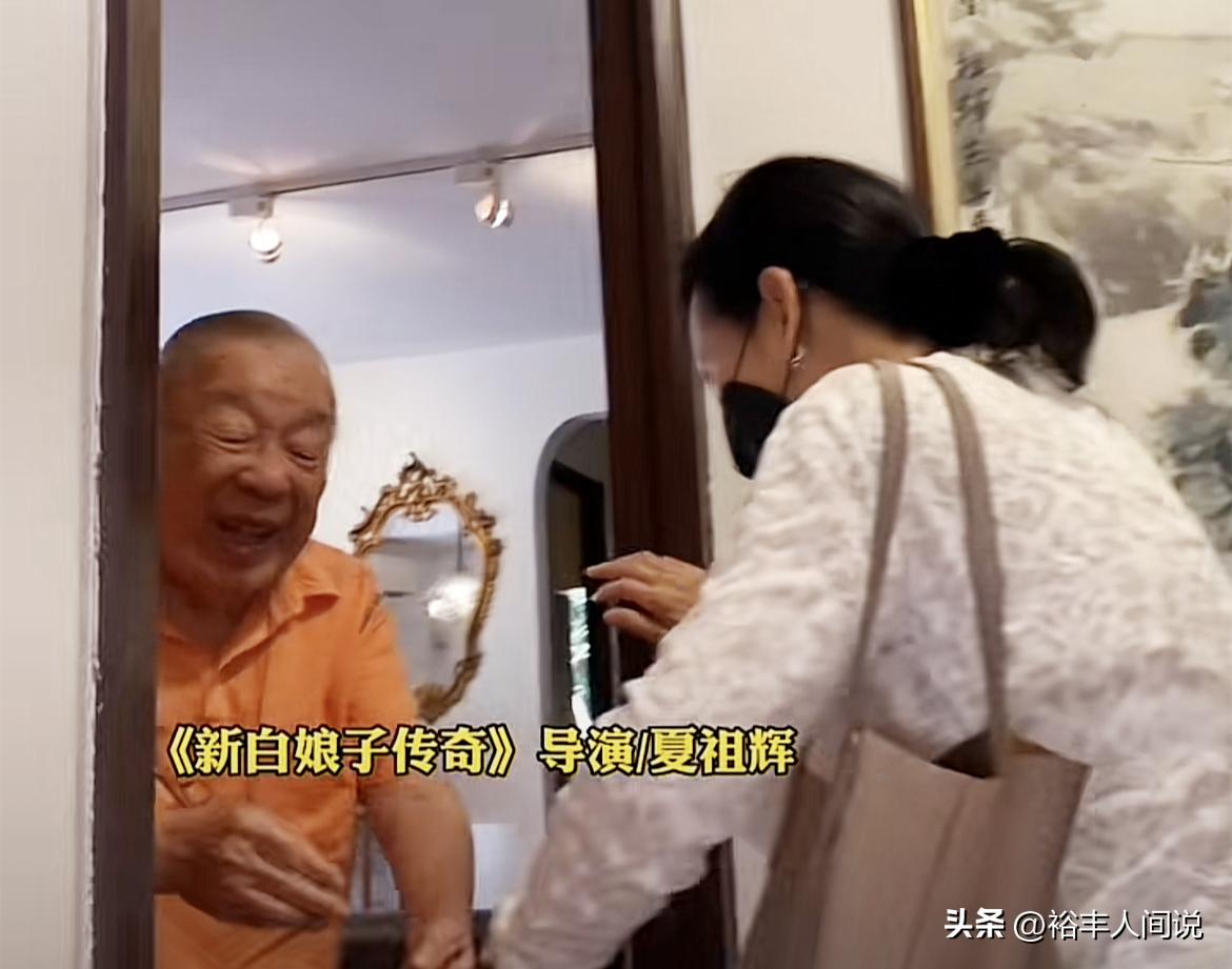 65-year-old Chen Meiqi visits 90-year-old director! The status is ...